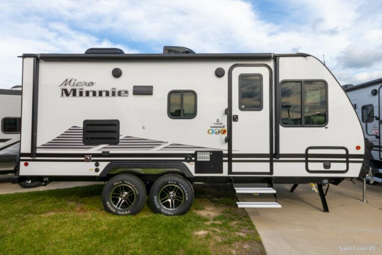 7 Best Small Campers for a Family of 4 (Video Walkthroughs)