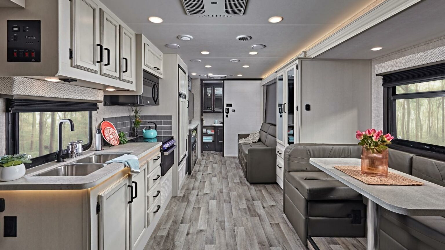 The Best Class C Motorhomes of 2023 - The Wandering RV